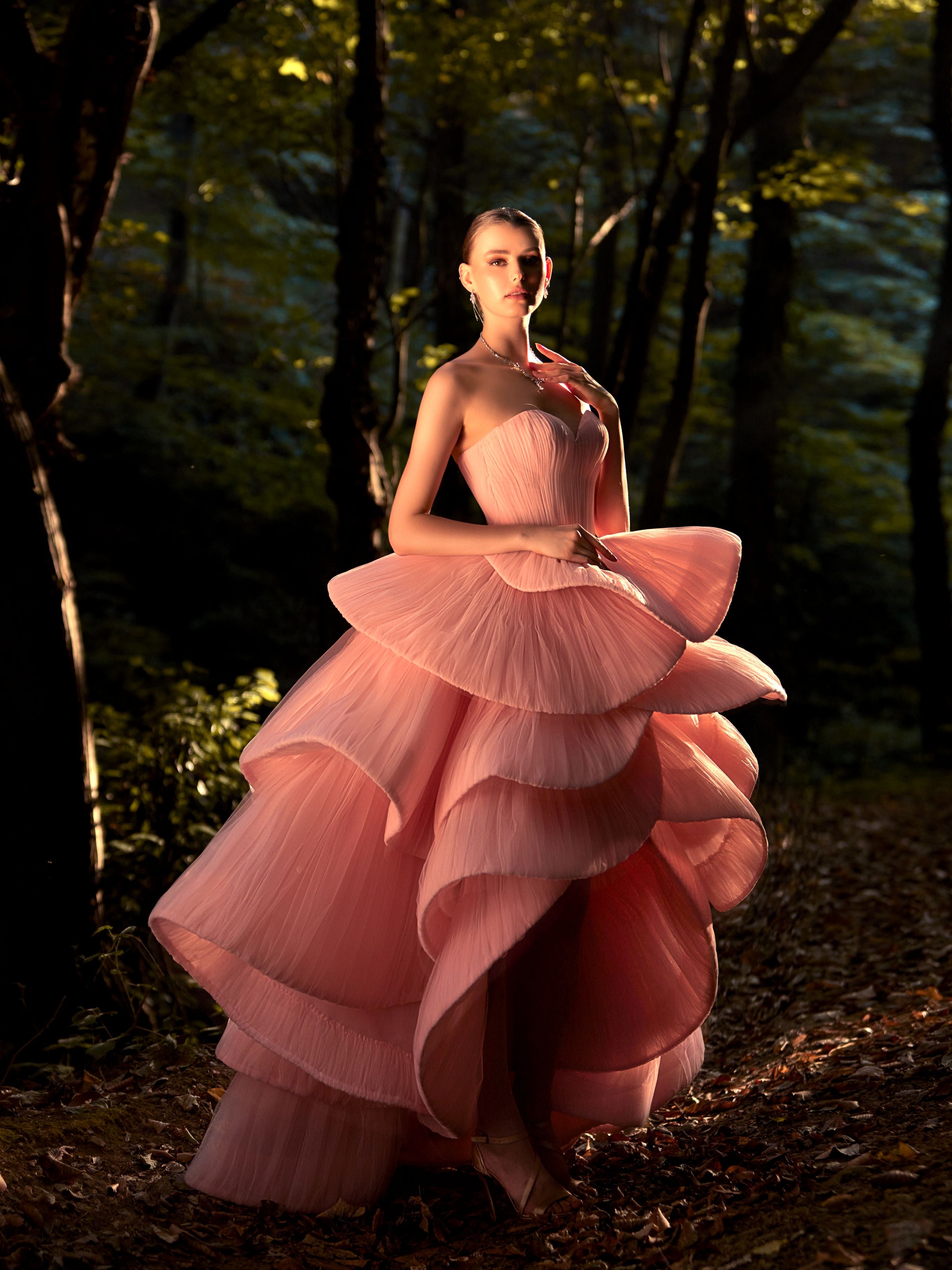 BG014 – Layla Atelier